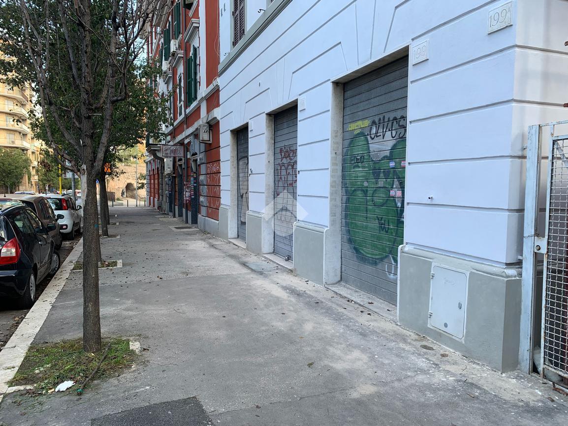 Negozio in affitto a Roma