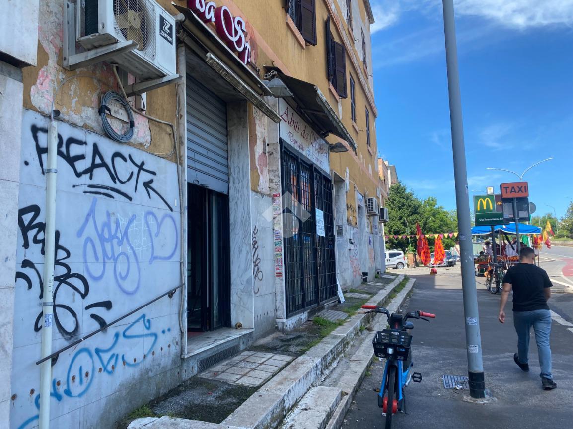 Negozio in affitto a Roma