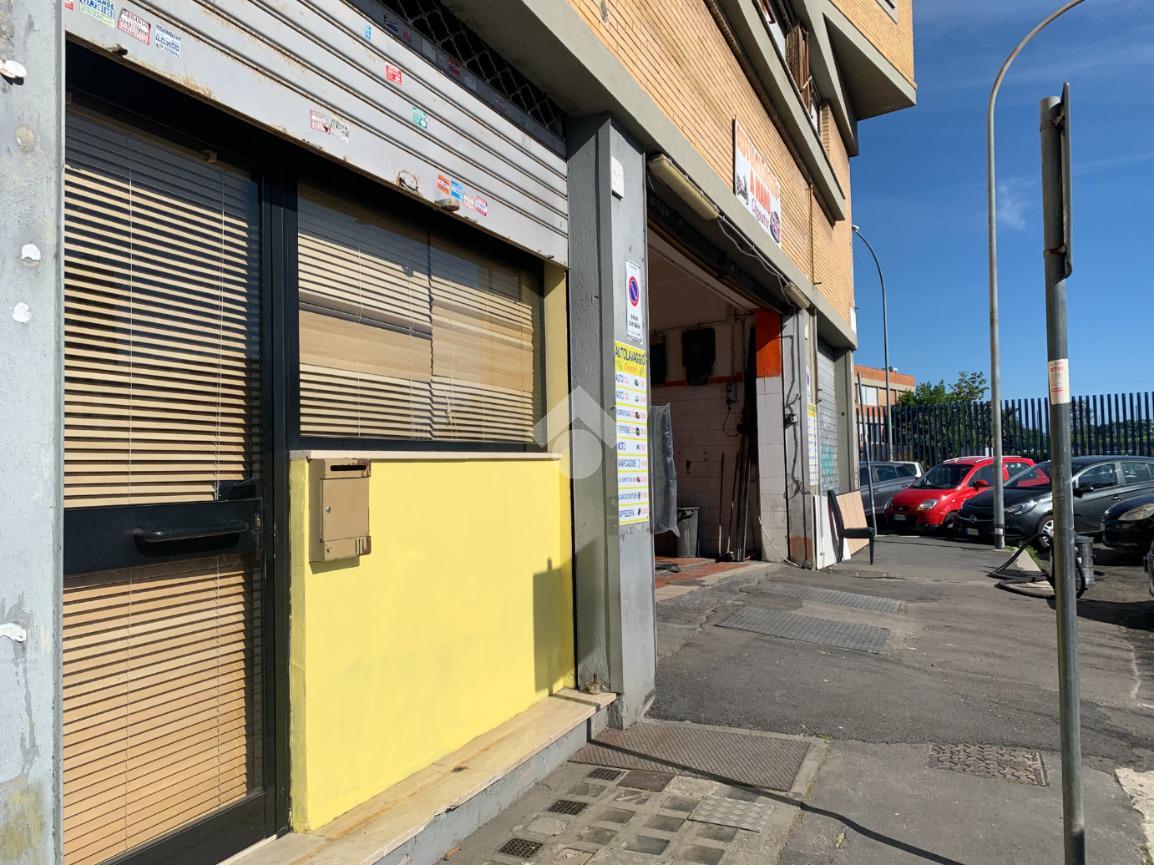 Negozio in affitto a Roma