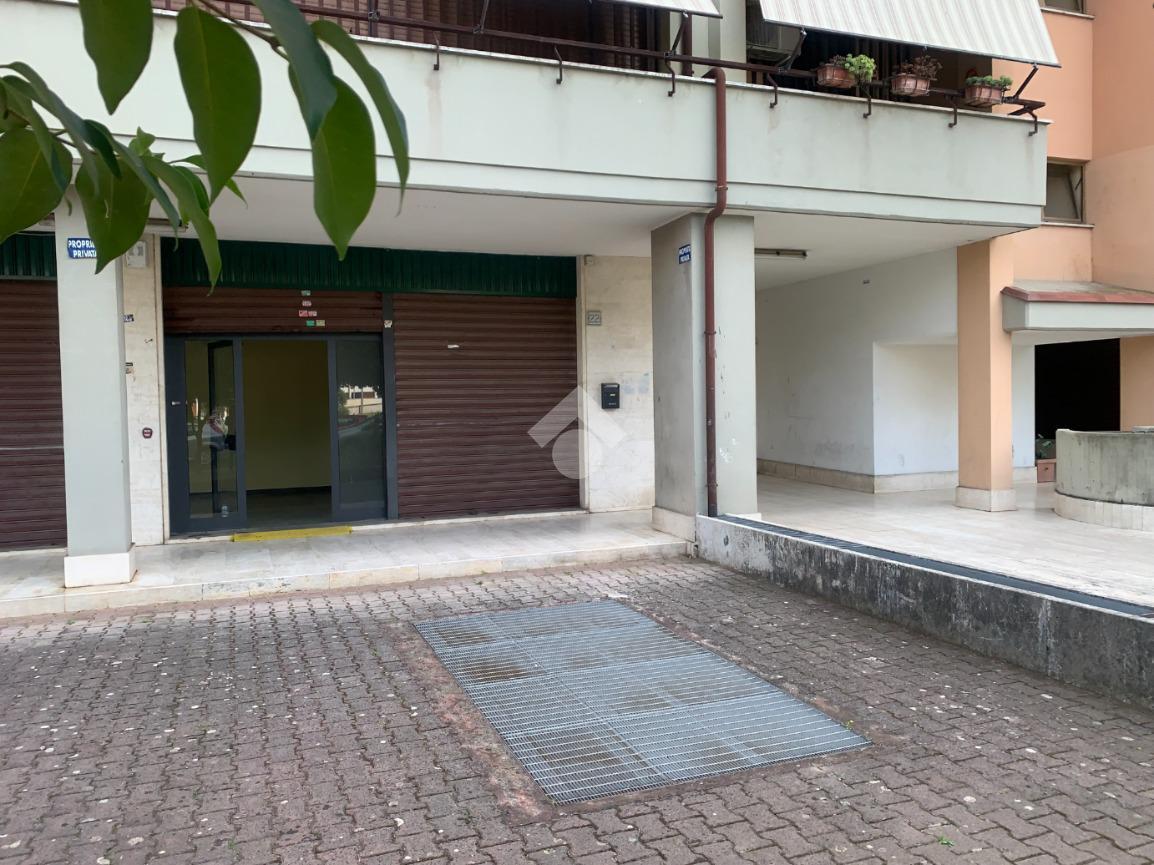 Negozio in affitto a Roma