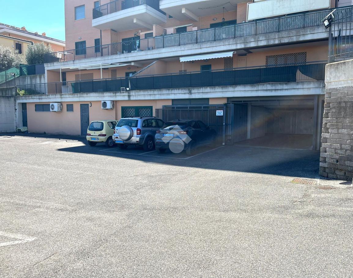 Box in vendita a Roma