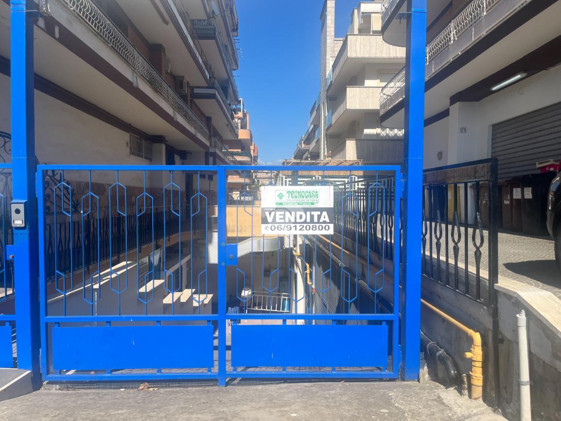 Magazzino in vendita a Pomezia