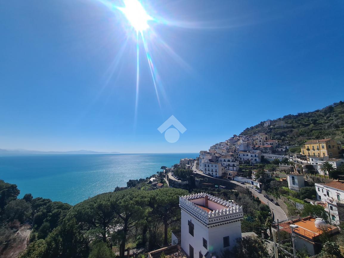 Appartamento in vendita a Vietri Sul Mare