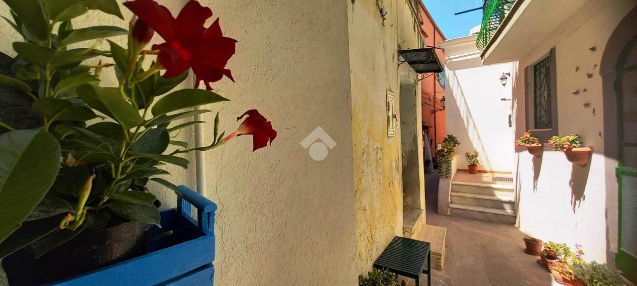 Appartamento in vendita a Vietri Sul Mare