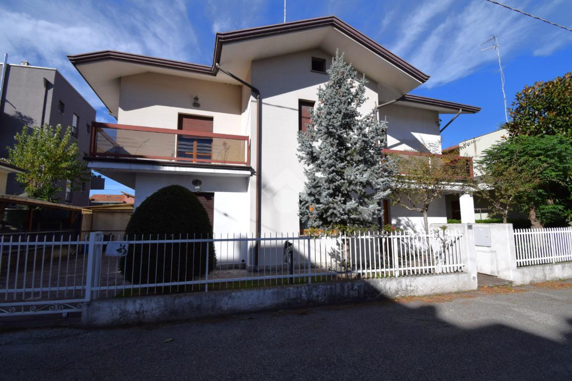 Villa in vendita a Riccione