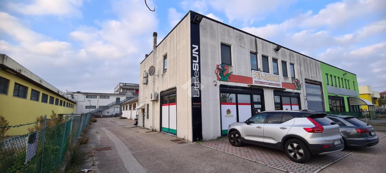 Capannone in affitto a Misano Adriatico