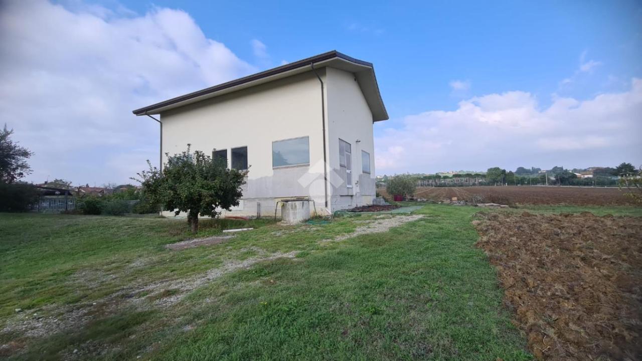 Box in vendita a San Clemente