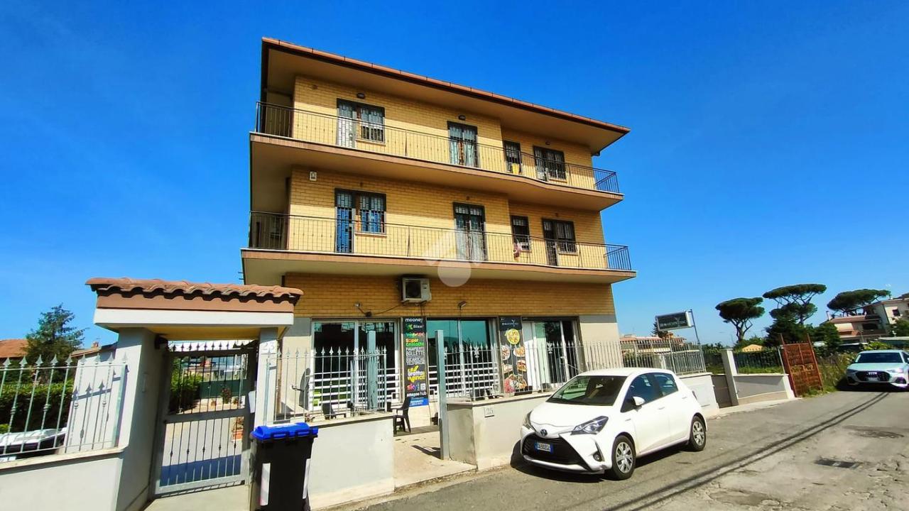 Negozio in affitto a Roma