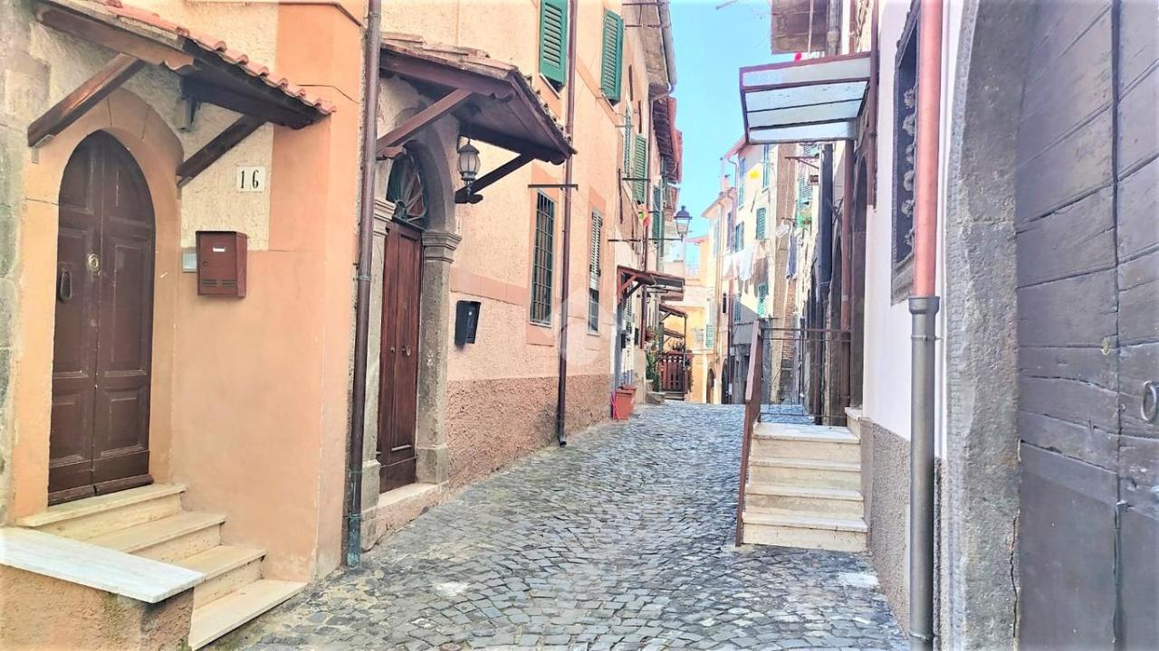 Magazzino in vendita a Montecompatri