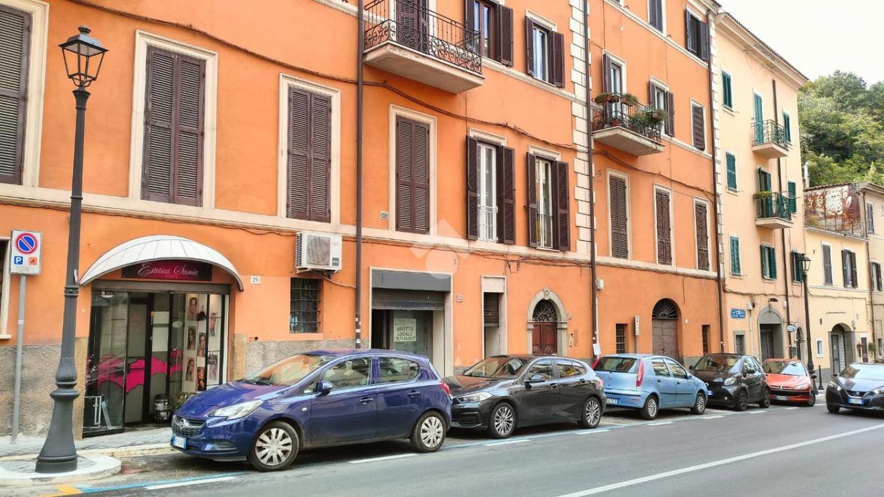Negozio in affitto a Montecompatri