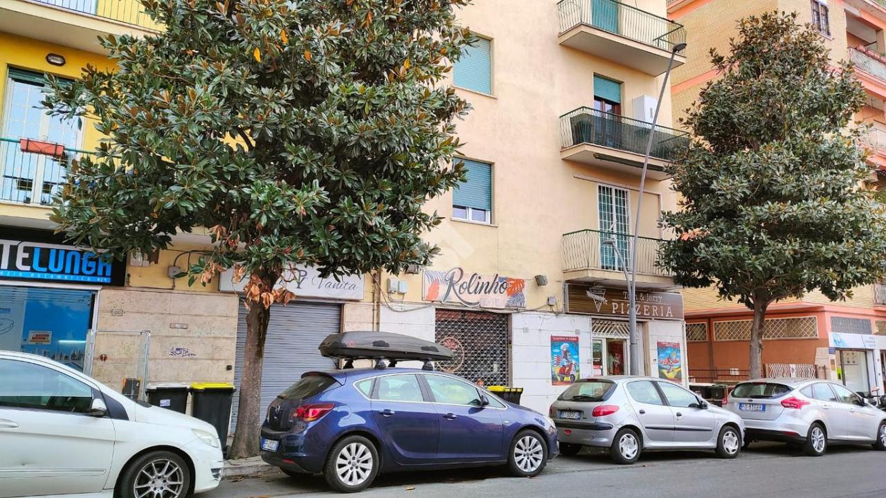 Negozio in affitto a Ciampino