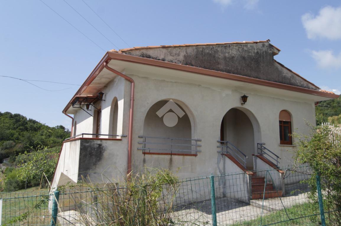 Villa in Via Savarelli, Torraca