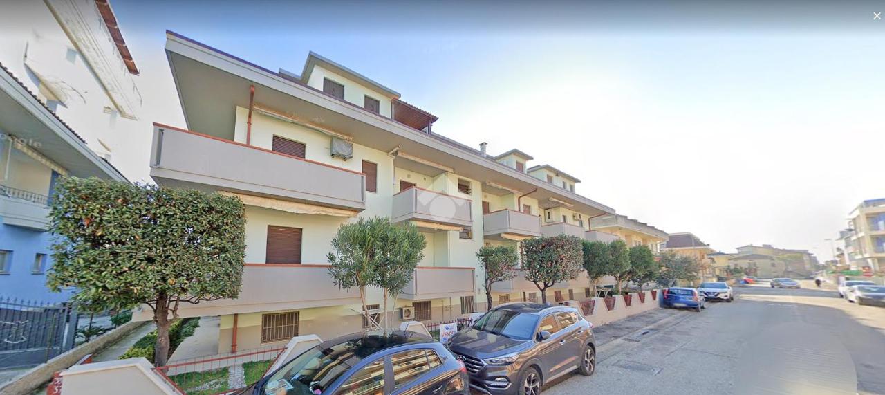 Trilocale in Via U. Foscolo 39, Martinsicuro