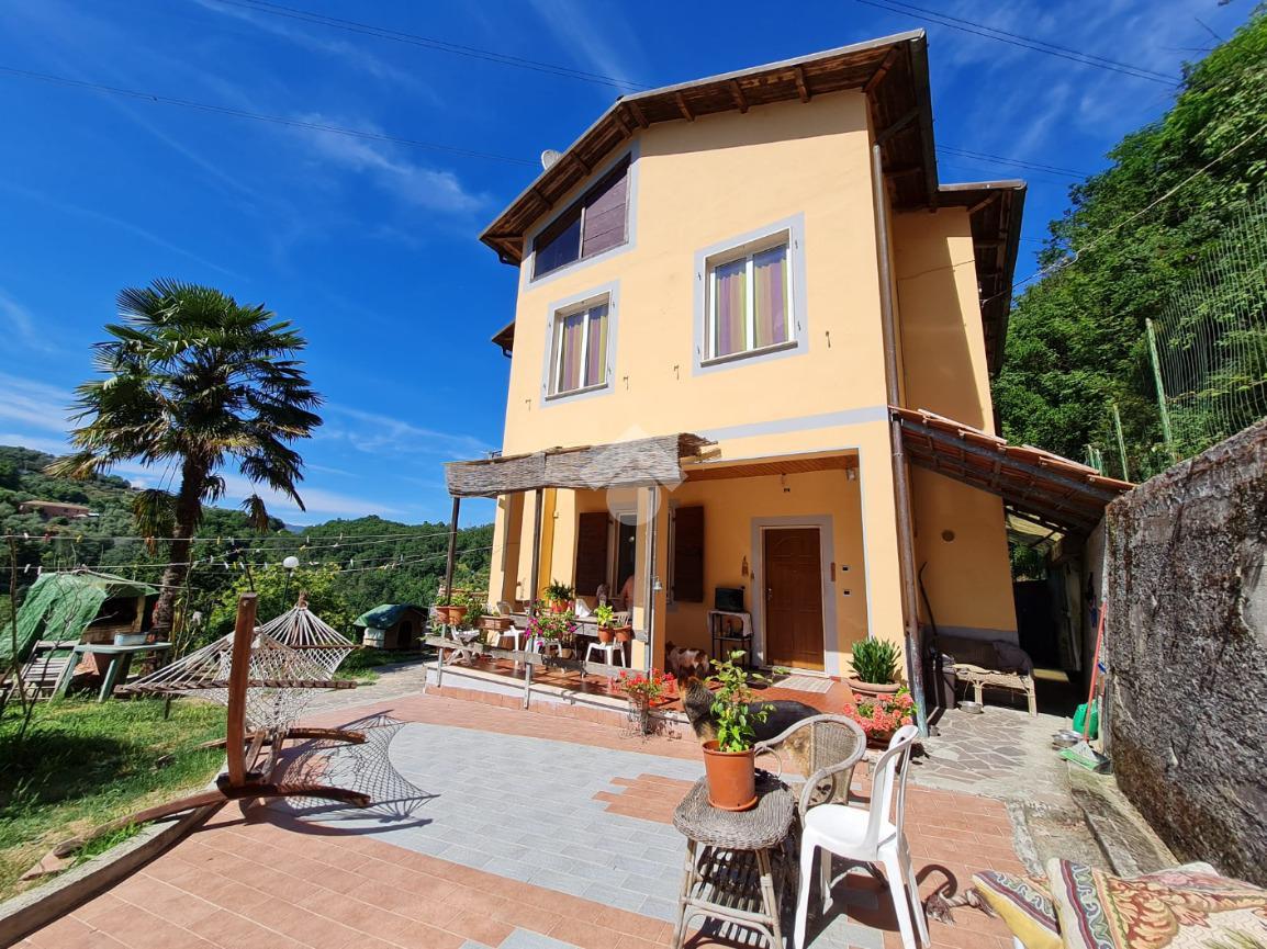 Casa indipendente in vendita a Vezzano Ligure