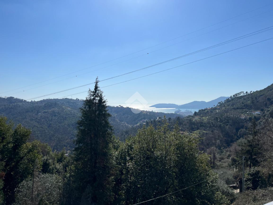 Appartamento in vendita a Vezzano Ligure