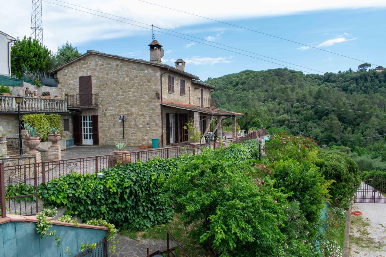 Casale in vendita a Torgiano