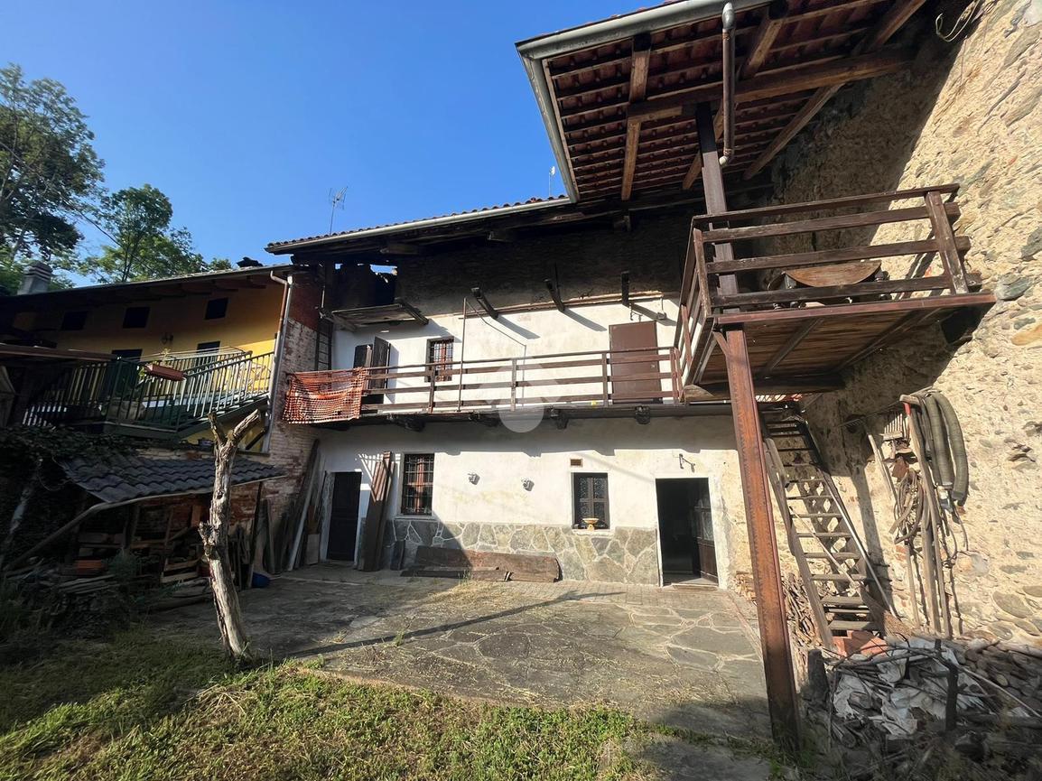 Casa indipendente in vendita a Rocca Canavese