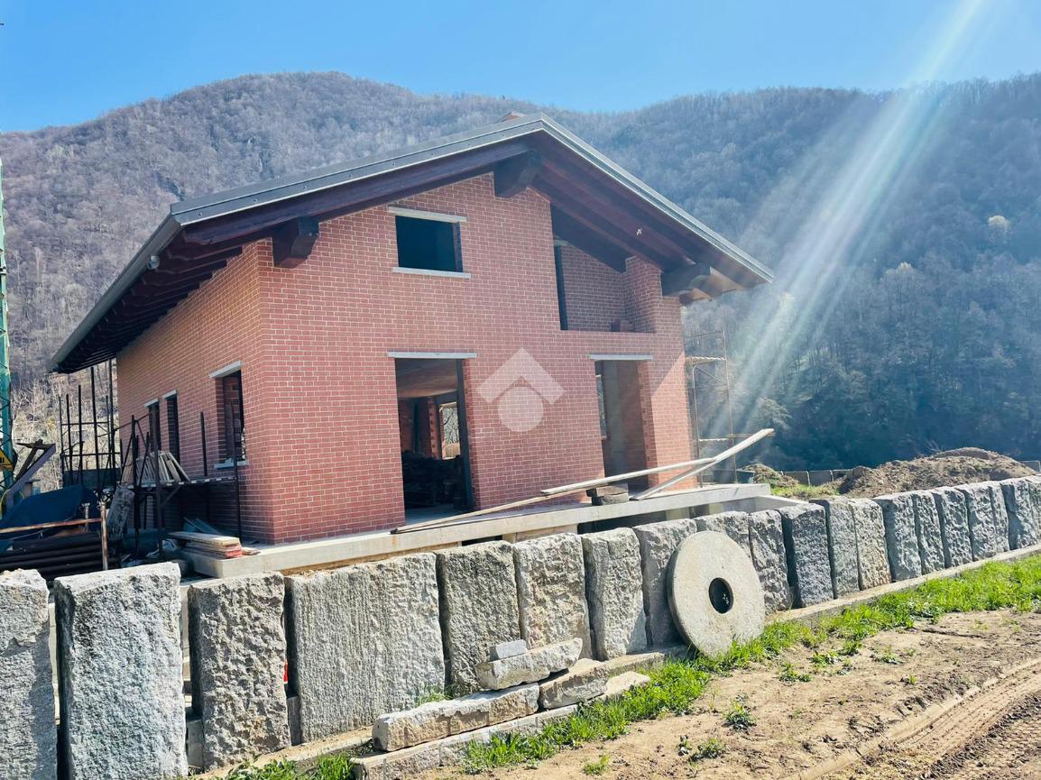 Casa indipendente in vendita a Mezzenile