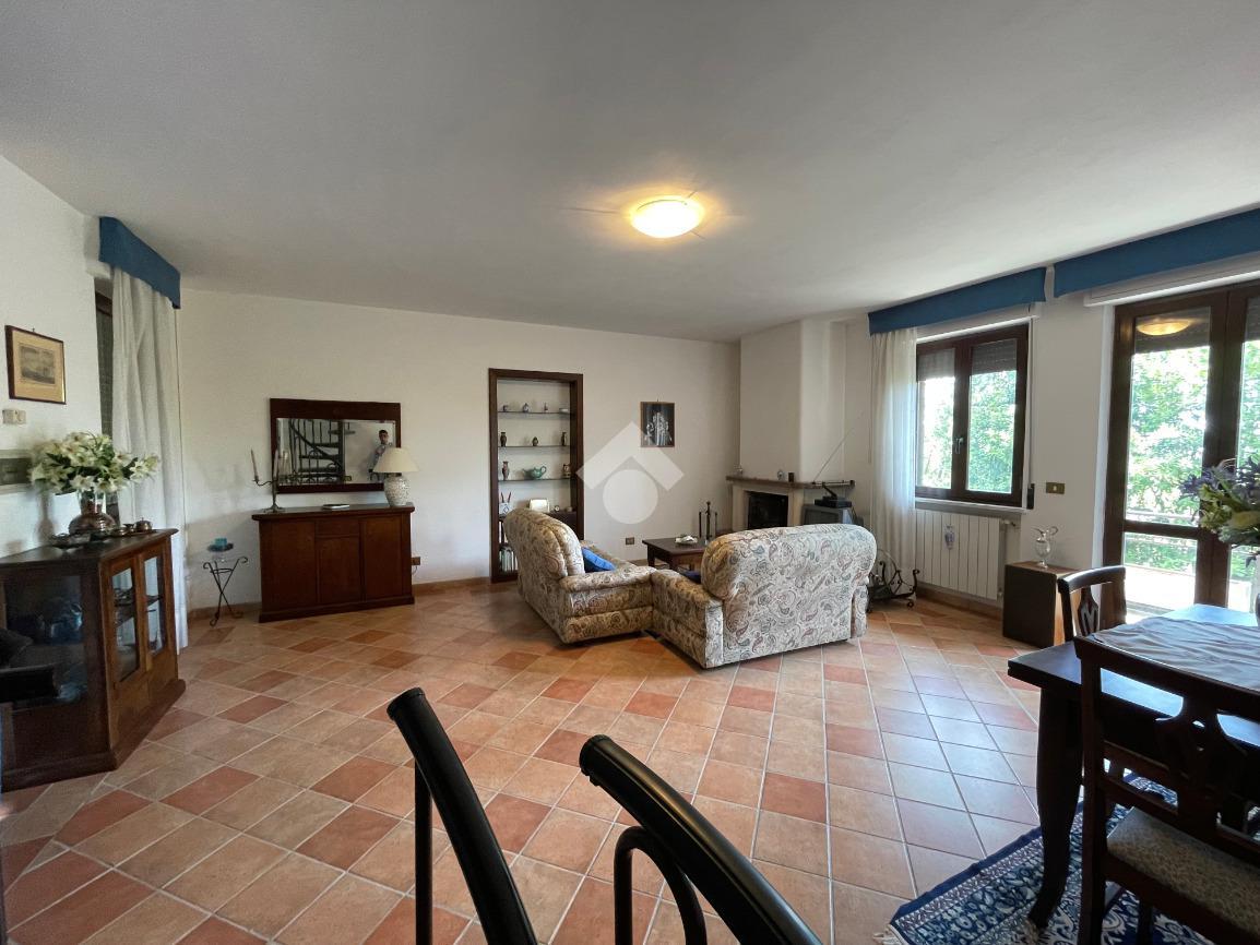 Villa in vendita a Baschi