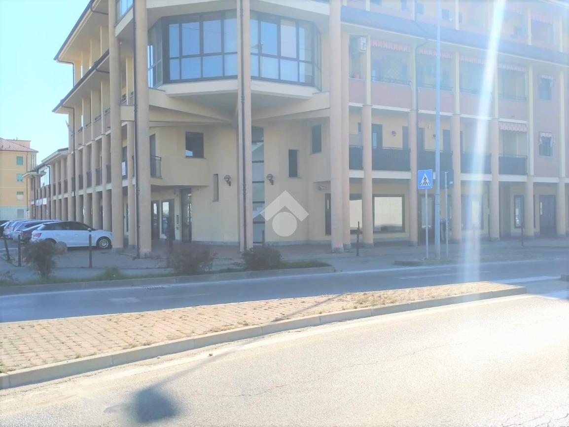 Negozio in affitto a Carmagnola