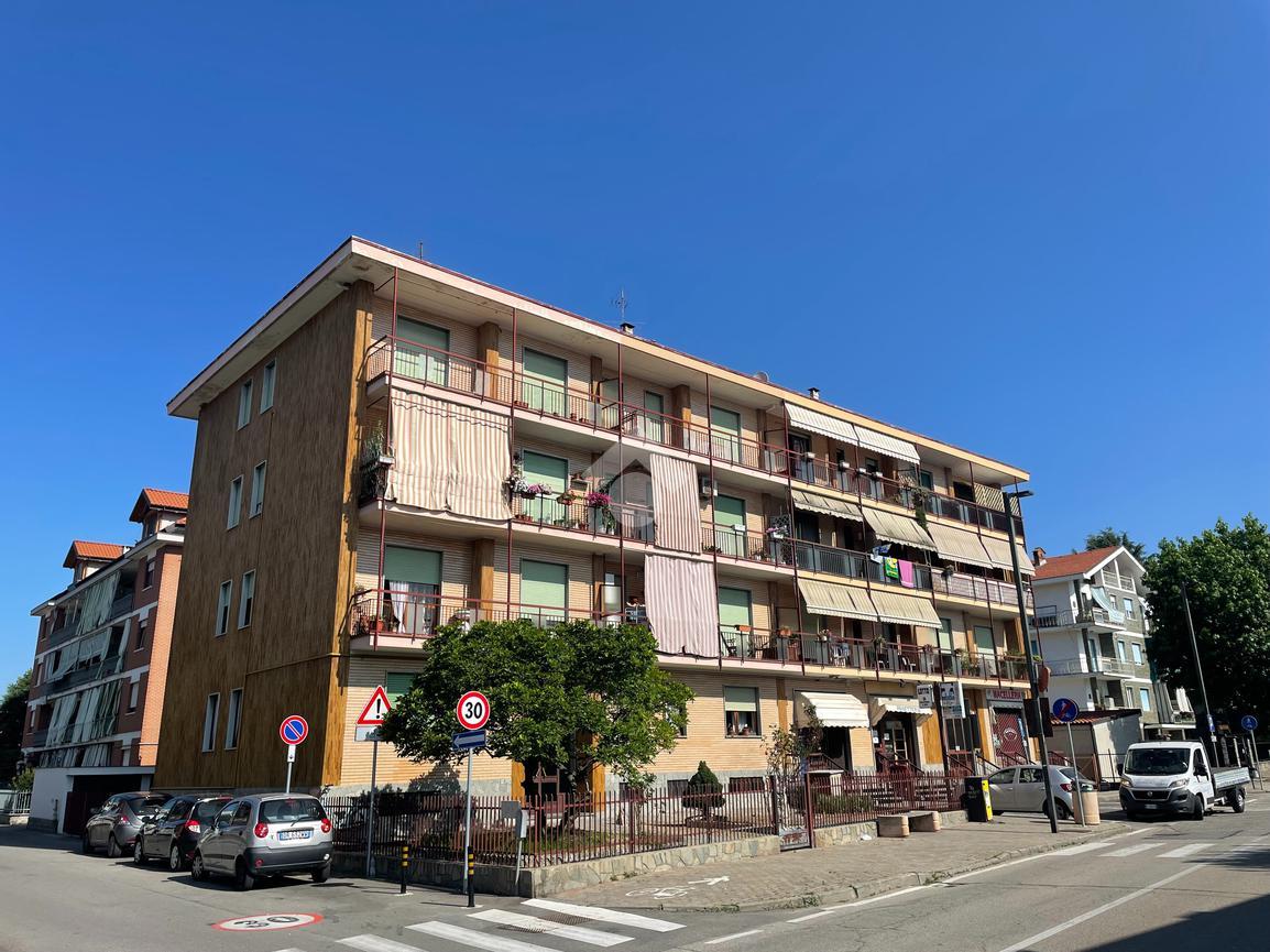 Negozio in vendita a Santena