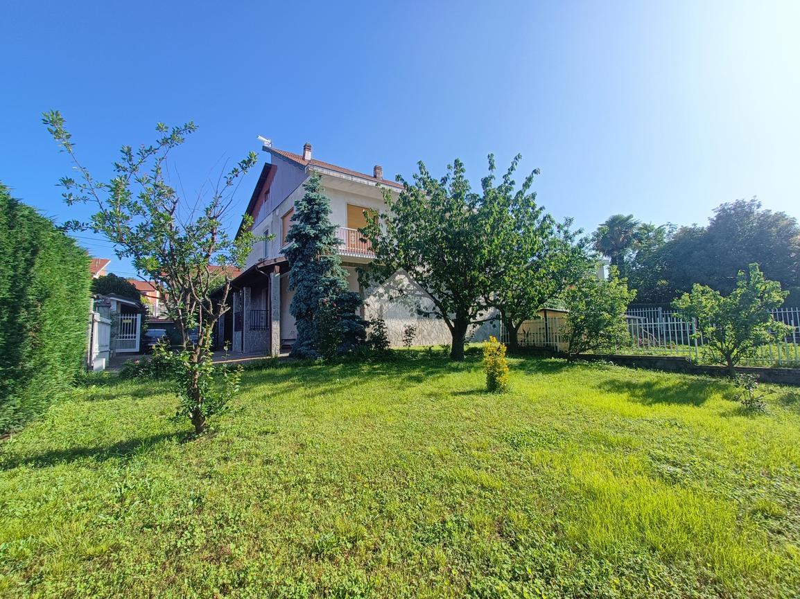 Villa in Via Marconi 26, Rosta