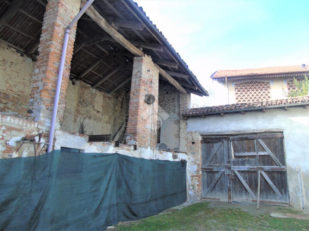 Rustico in vendita a Cinzano