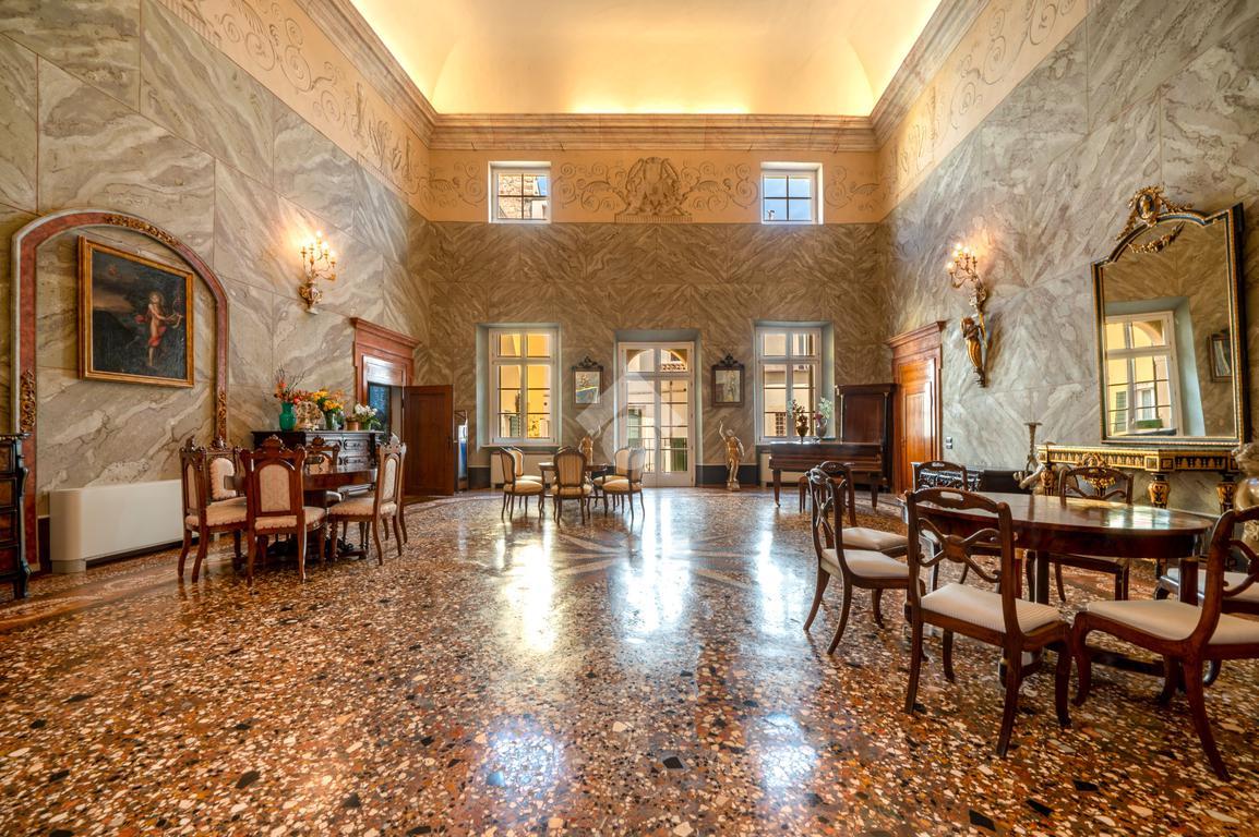 Appartamento in Via Leoncino, Verona