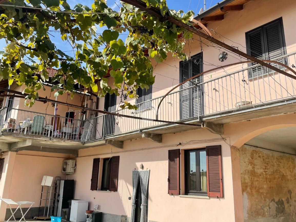 Appartamento in vendita a Cardano Al Campo