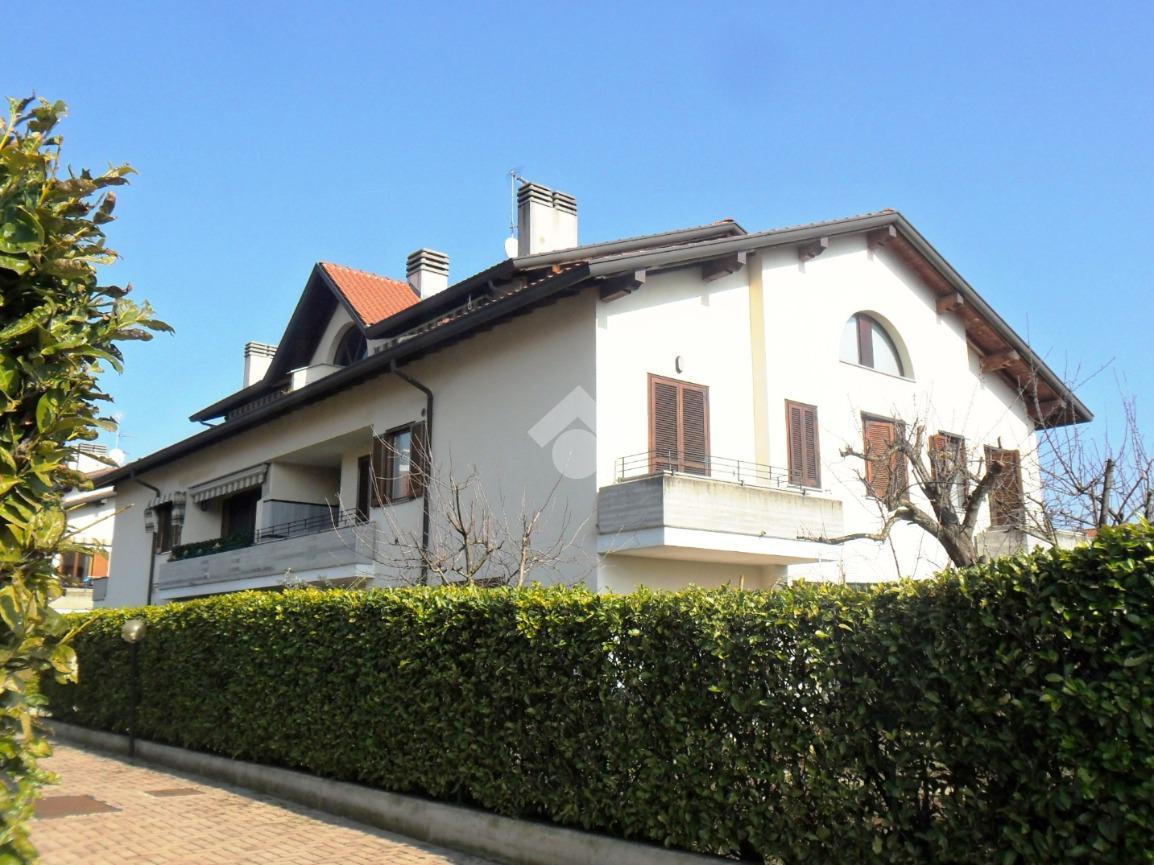 Box in vendita a Cardano Al Campo