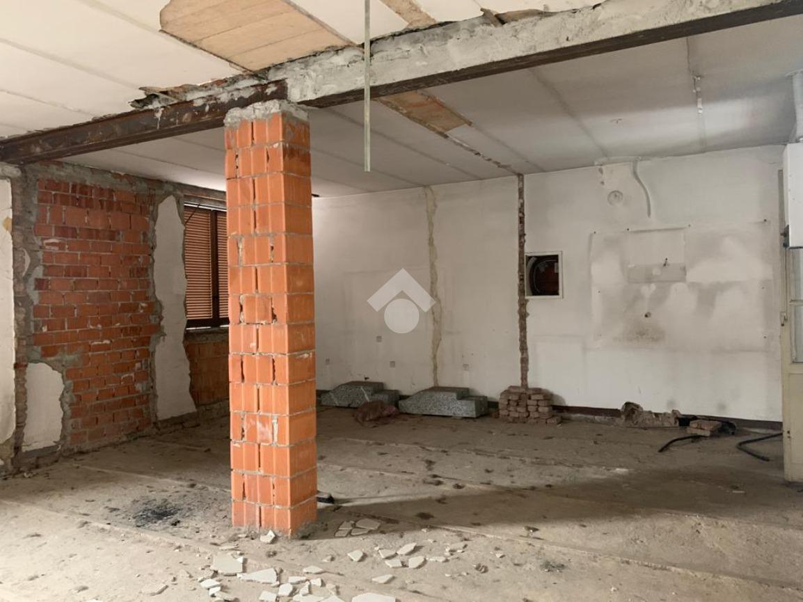 Casa indipendente in vendita a Lonate Pozzolo