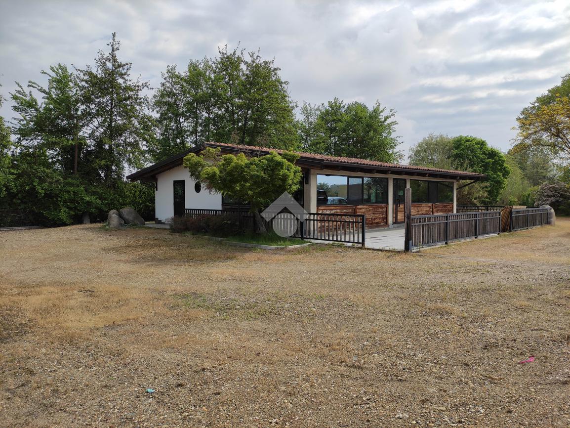 Negozio in affitto a Vercelli