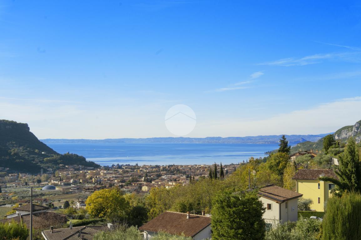 Casa indipendente in vendita a Costermano