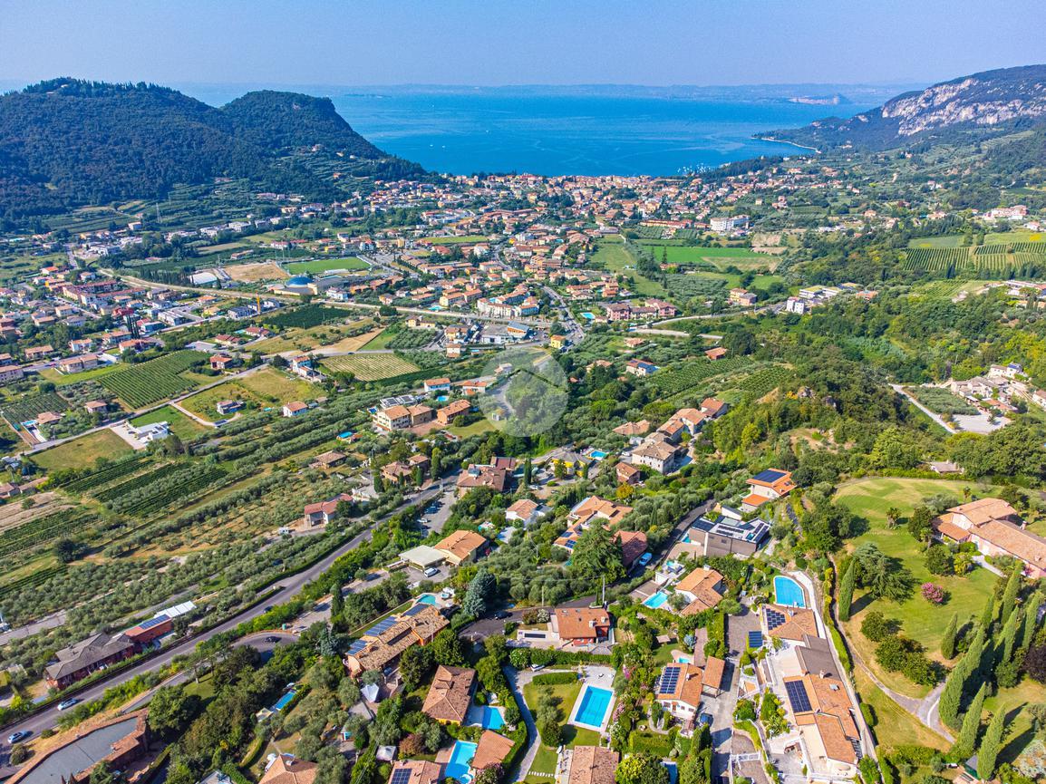 Villa in vendita a Costermano