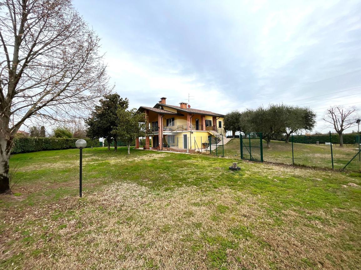 Villa in vendita a Buttapietra