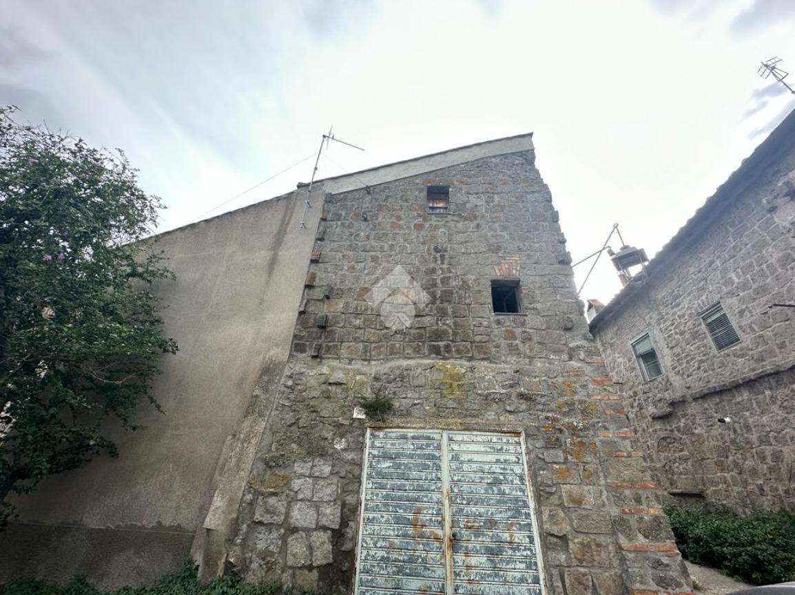 Palazzo in vendita a Viterbo