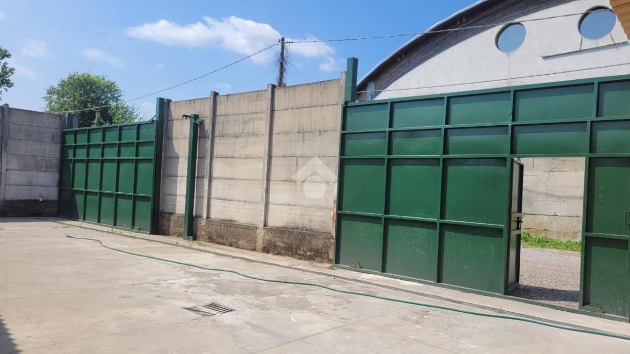 Capannone in vendita a Milano