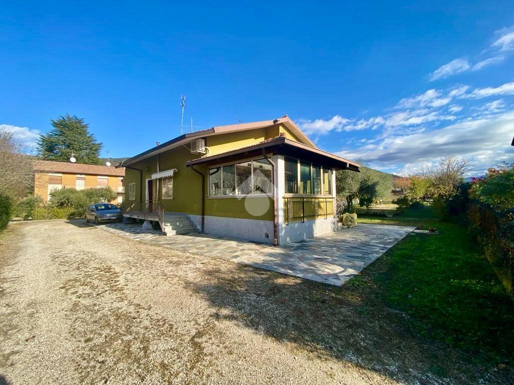 Villa in vendita a Costermano