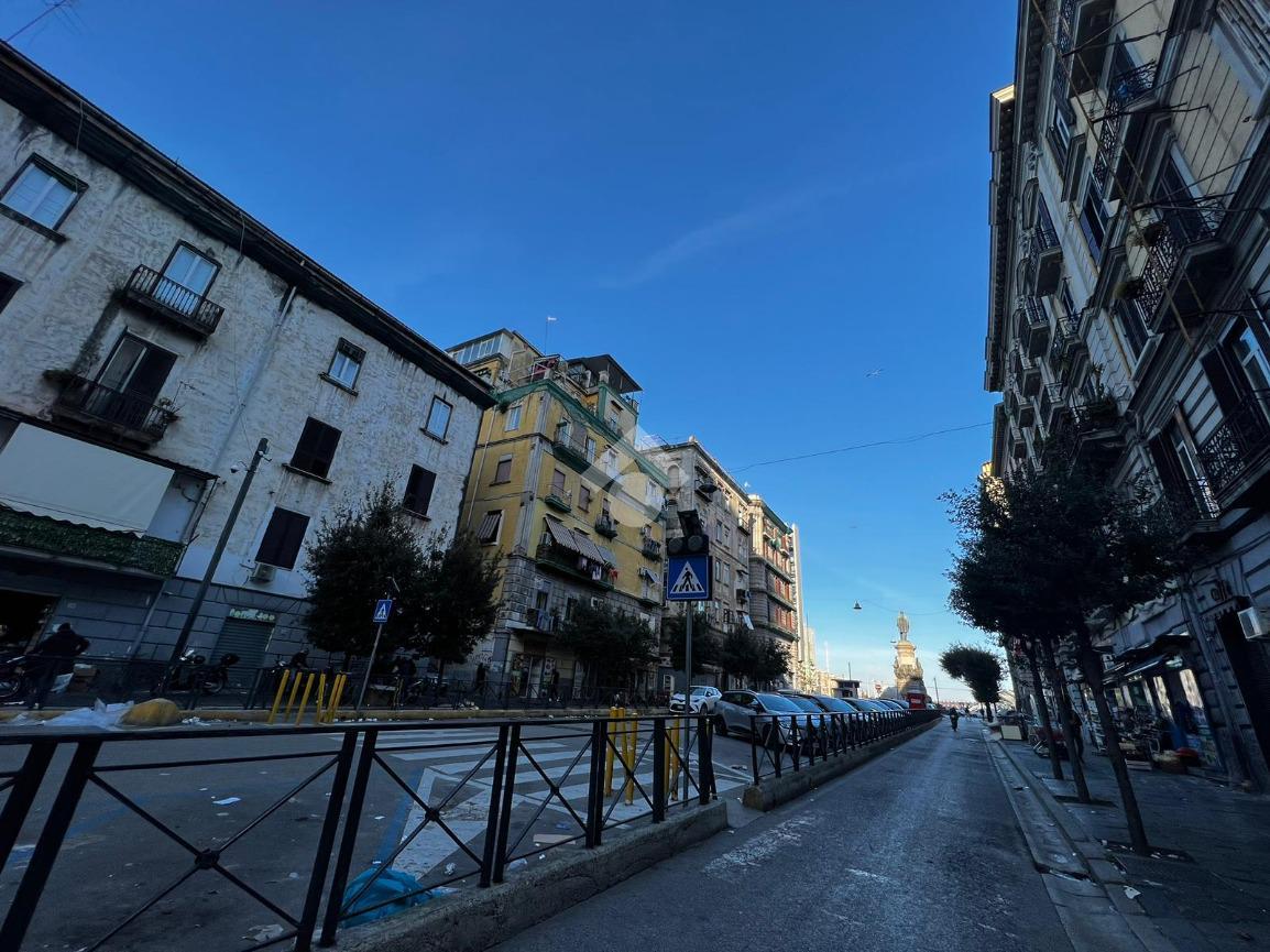 Negozio in vendita a Napoli