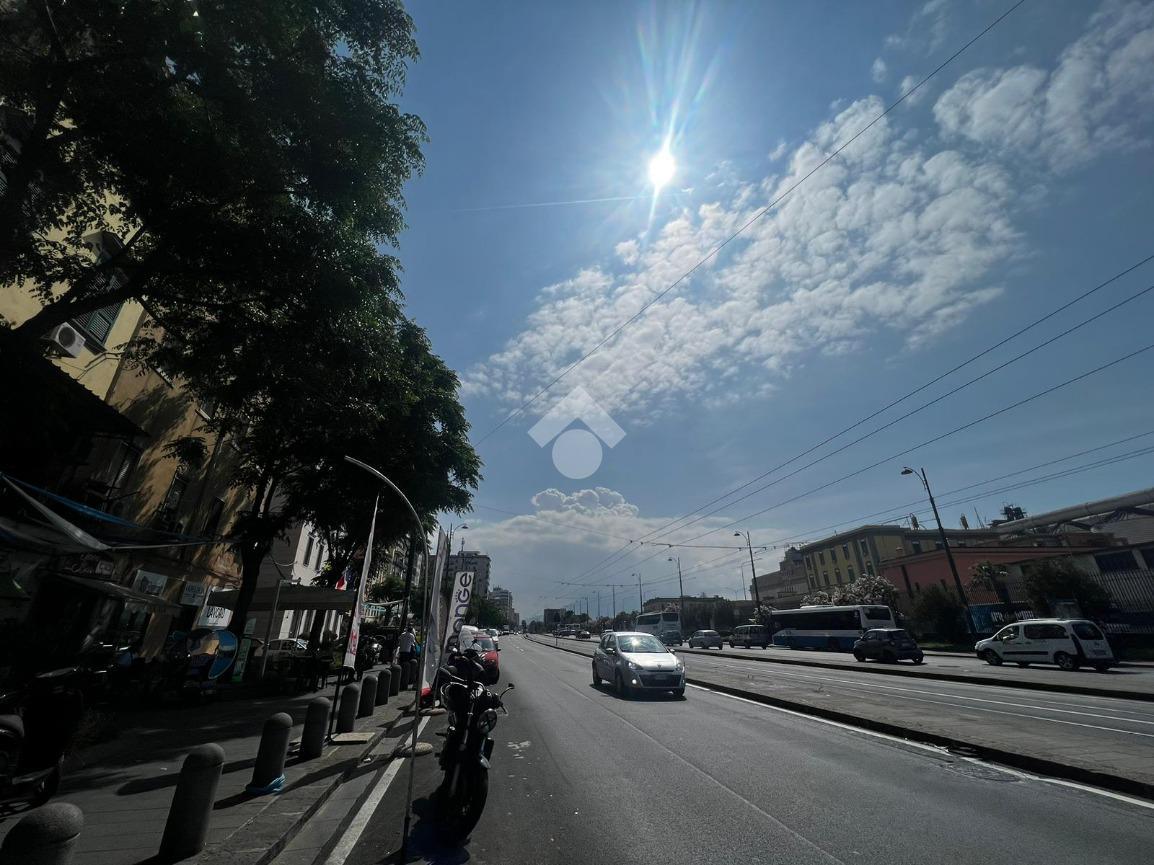 Negozio in vendita a Napoli