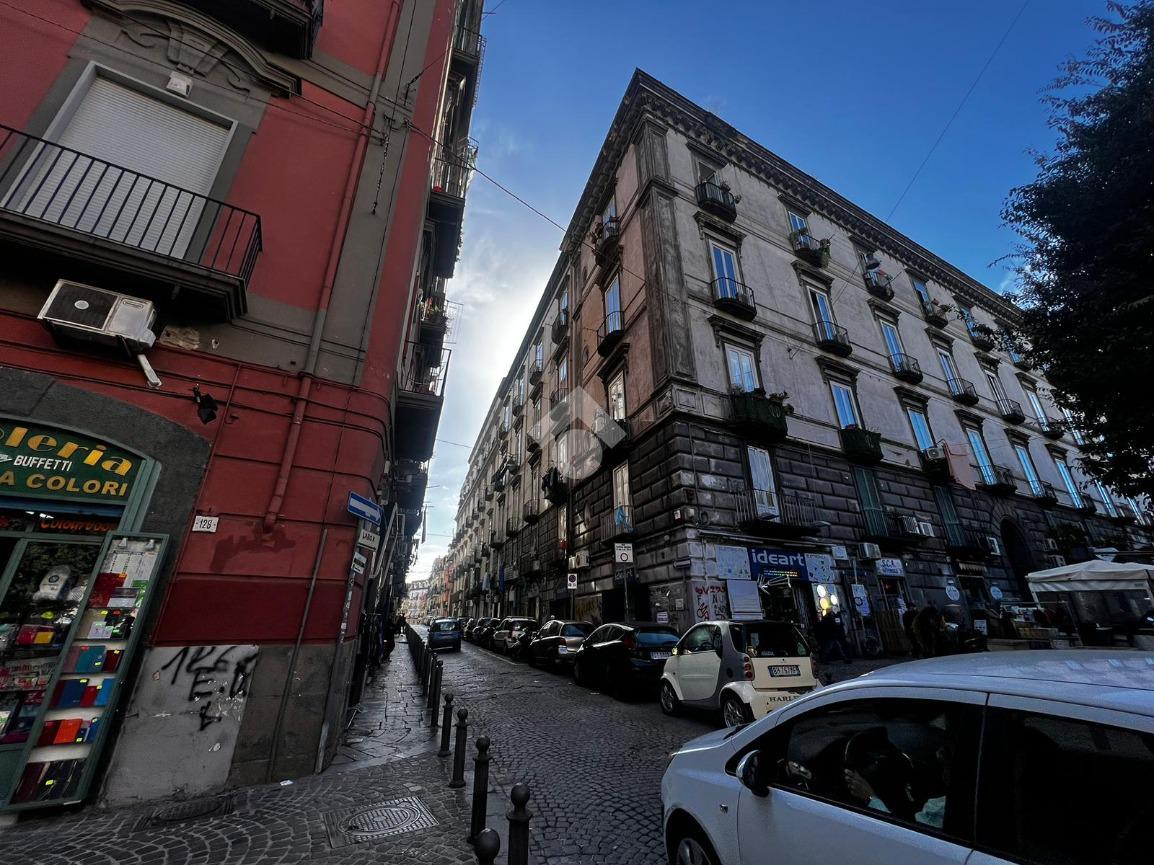 Negozio in affitto a Napoli
