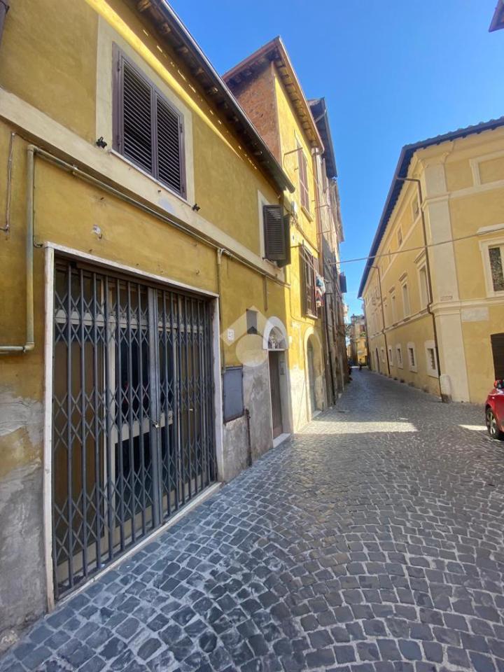 Magazzino in vendita a Civita Castellana