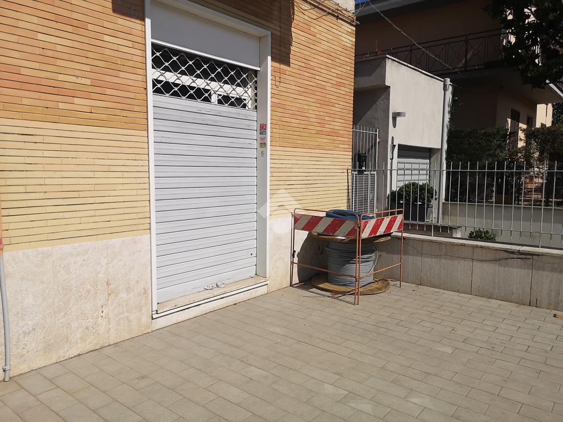 Negozio in affitto a Roma