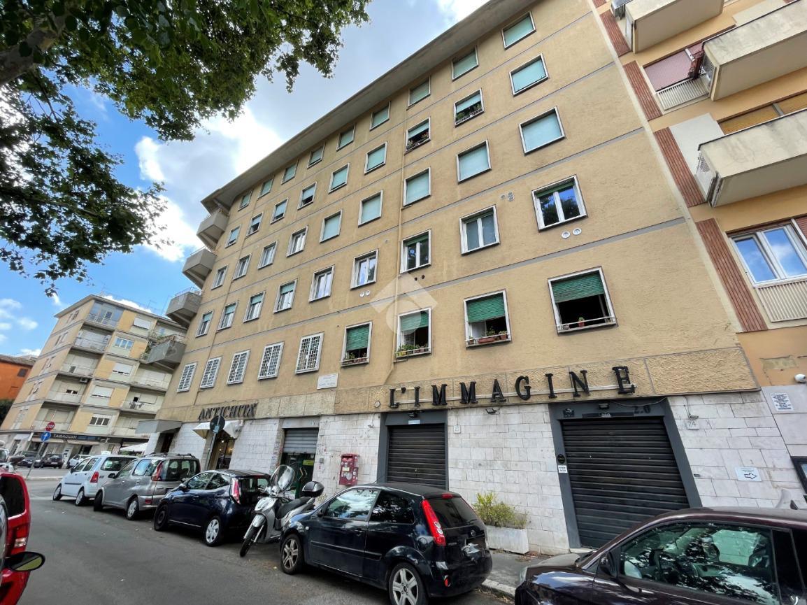Negozio in affitto a Roma