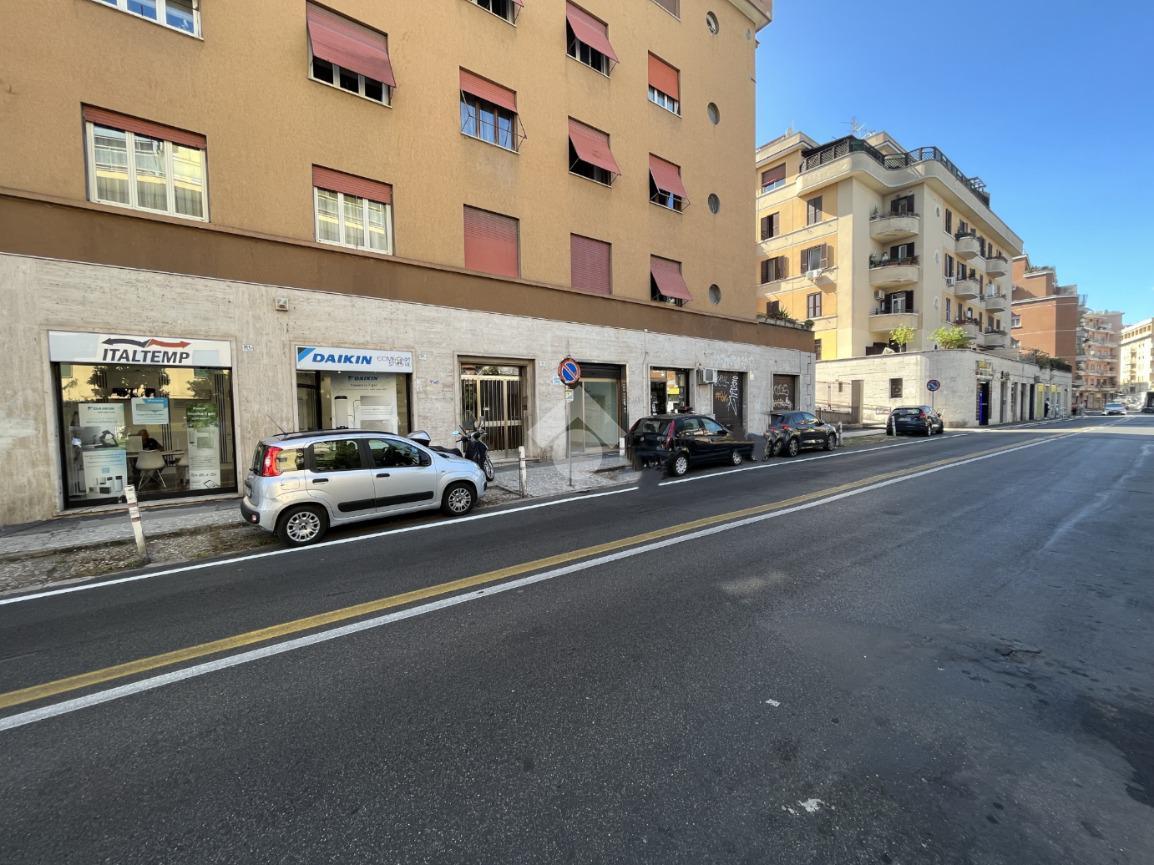 Negozio in affitto a Roma