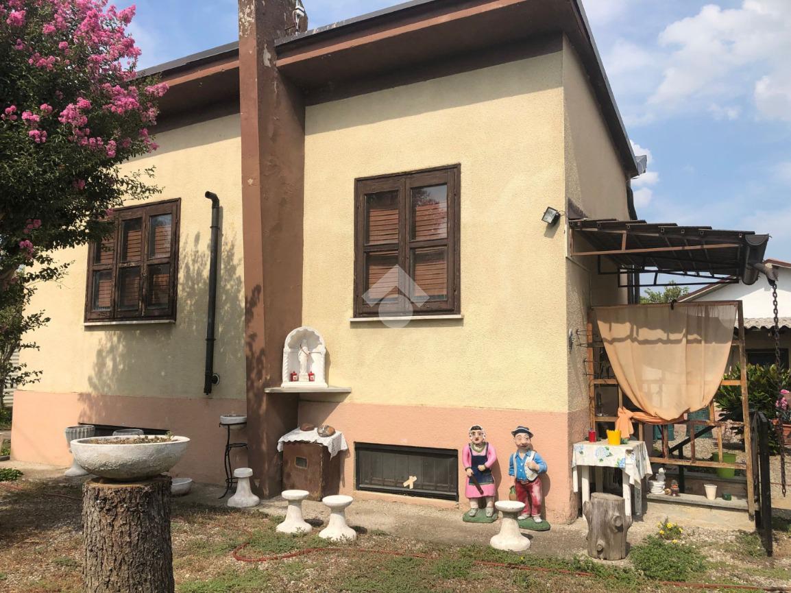 Villa in vendita a Santa Cristina E Bissone