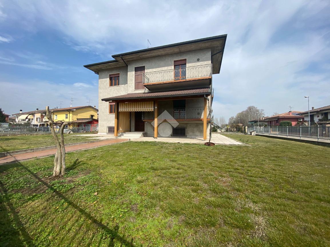 Villa in vendita a Isola Della Scala