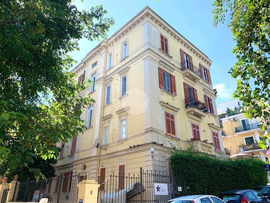 Appartamento in vendita a Napoli