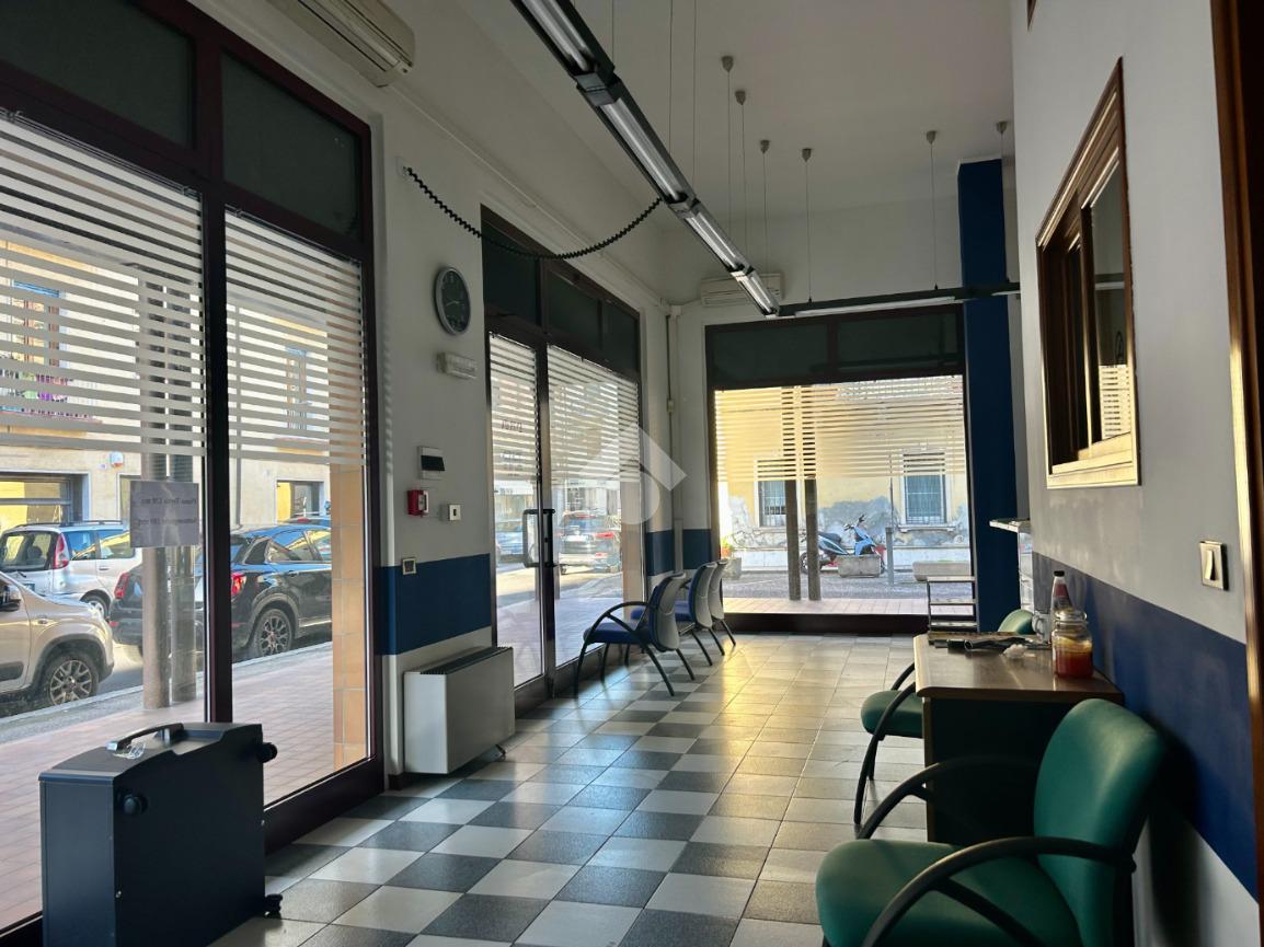 Negozio in vendita a Verona