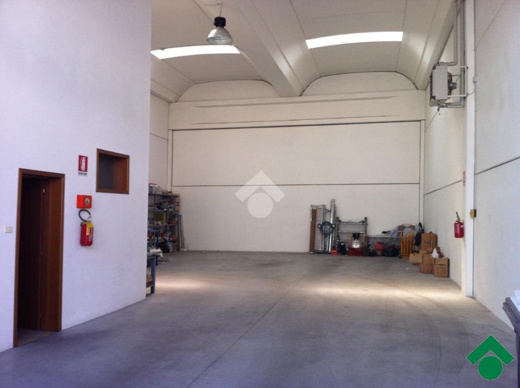 Capannone in vendita a San Giovanni Lupatoto